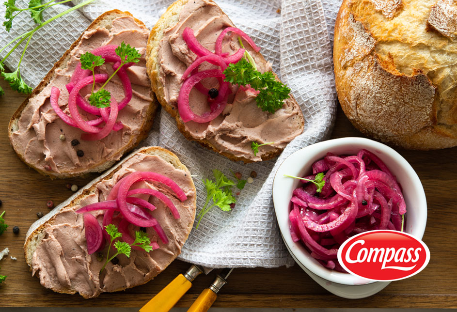 Филийки с пастет и маринован лук - Compass